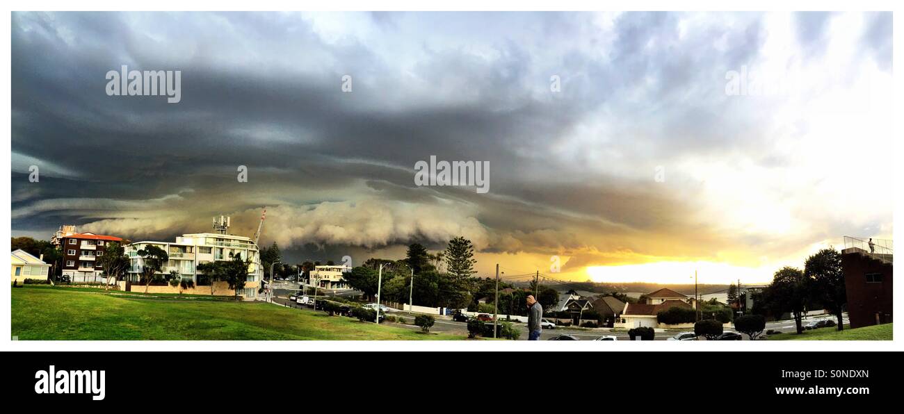 Rolling storm hi-res stock photography and images - Alamy