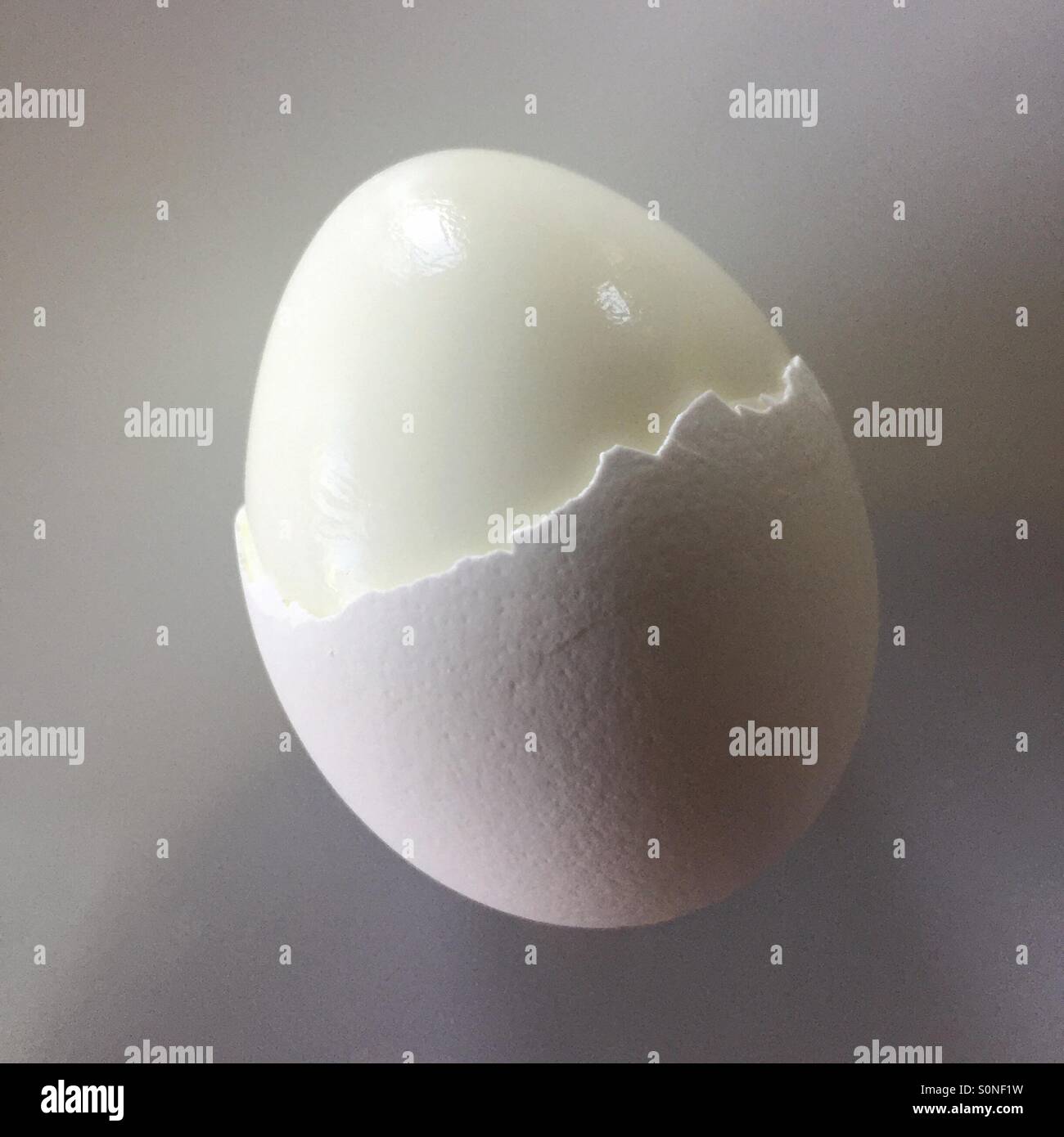 Crack shell boiled egg hi-res stock photography and images - Alamy