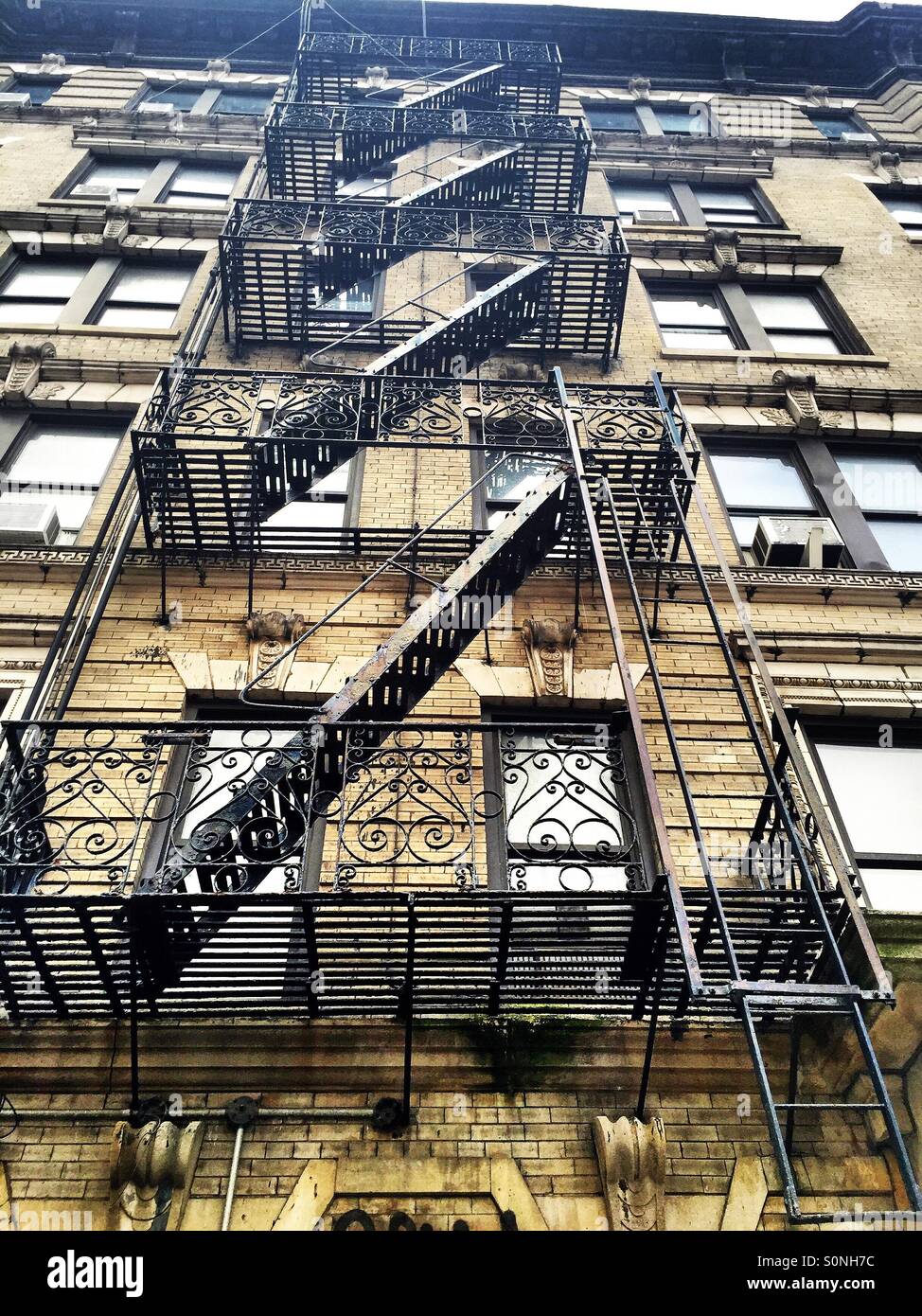 Building firescape new york hi-res stock photography and images - Alamy