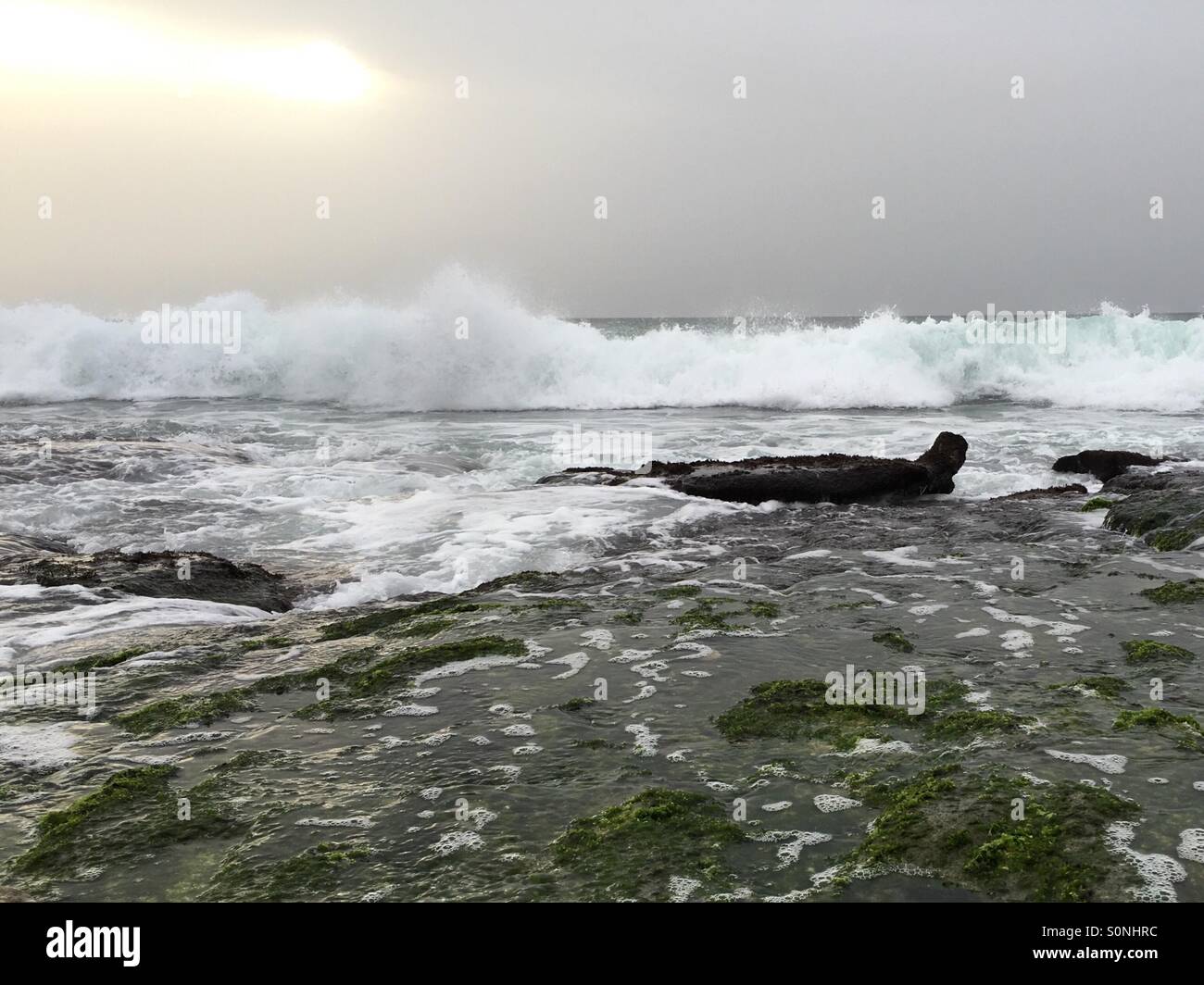 Foreground rocks hi-res stock photography and images - Alamy
