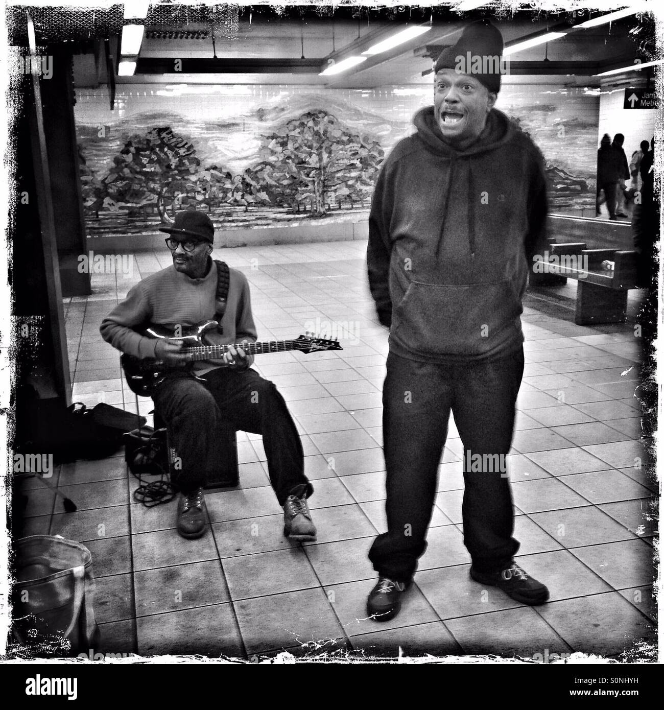 Subway singer hi-res stock photography and images - Alamy