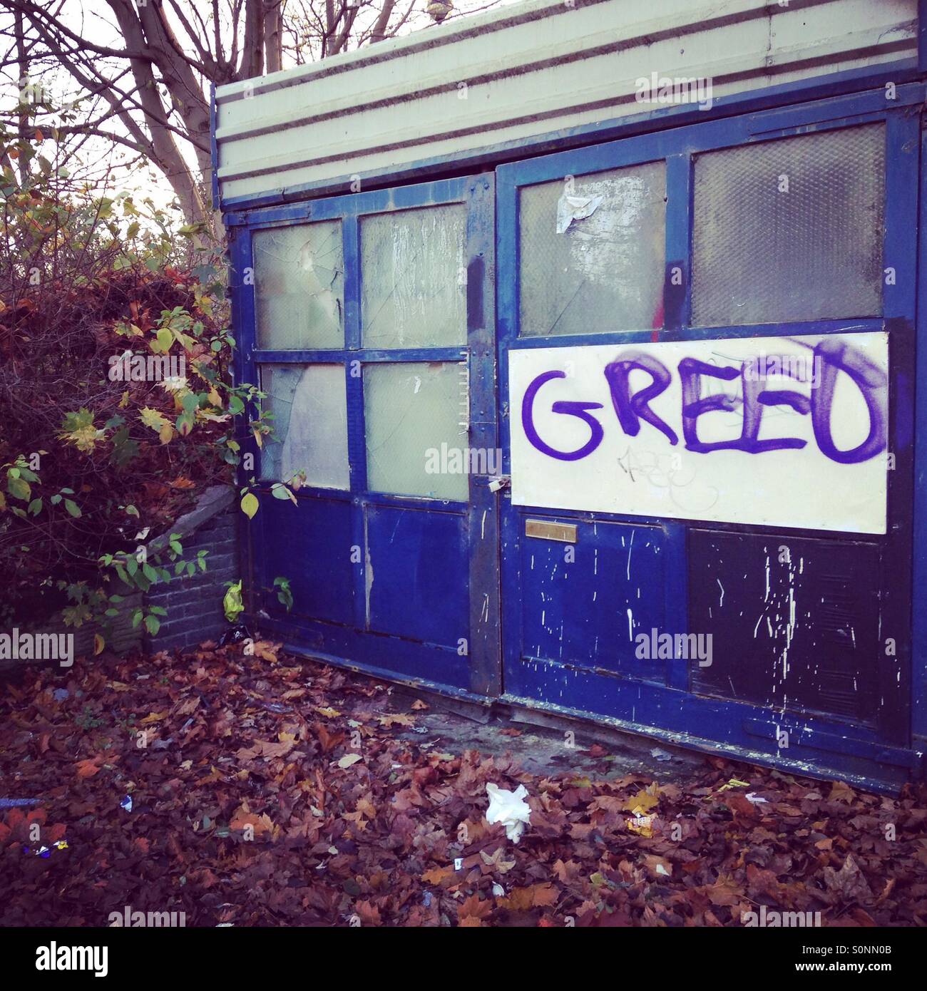 Greed leaves hi-res stock photography and images - Alamy