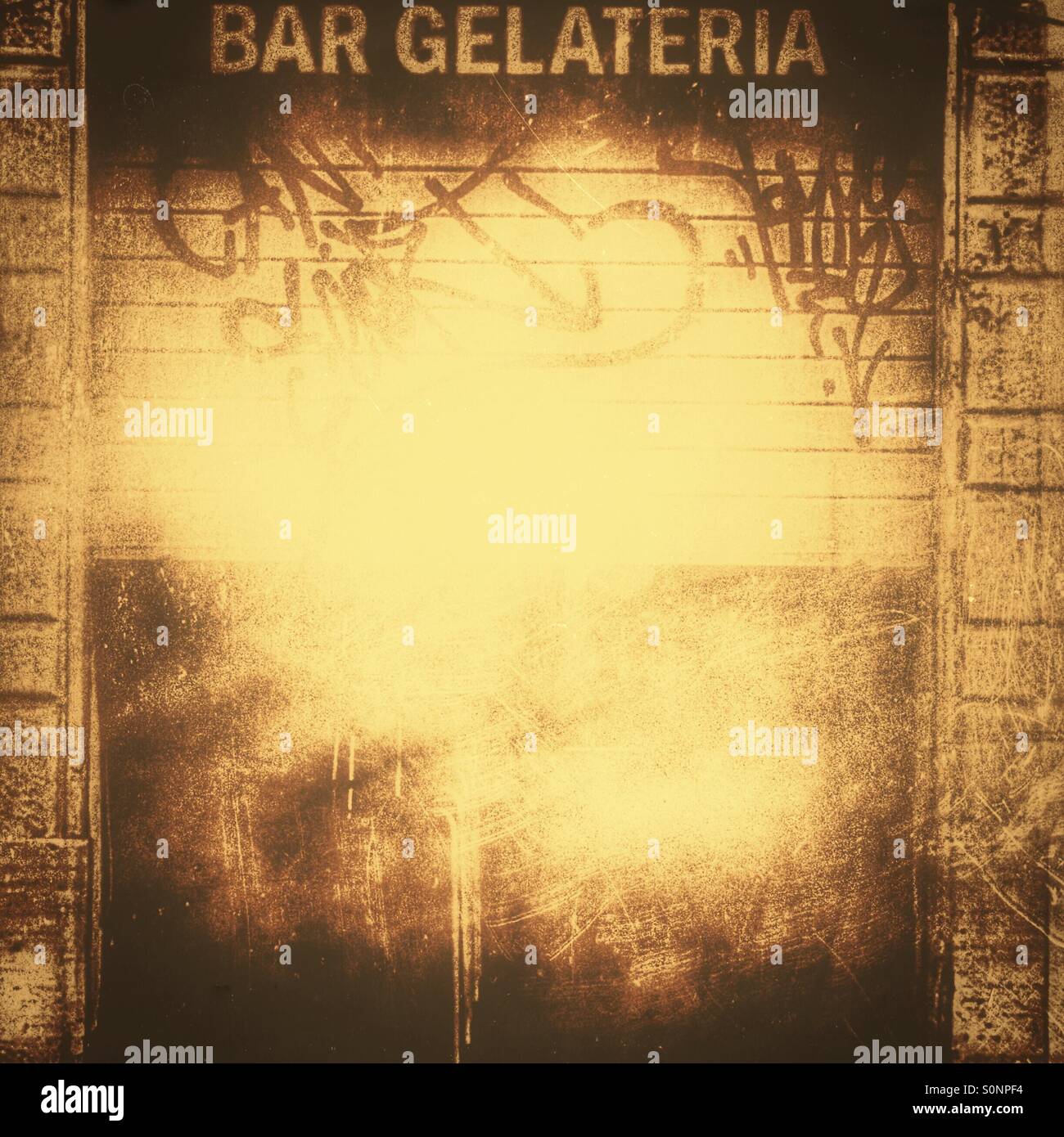 The urban bar hi-res stock photography and images - Alamy