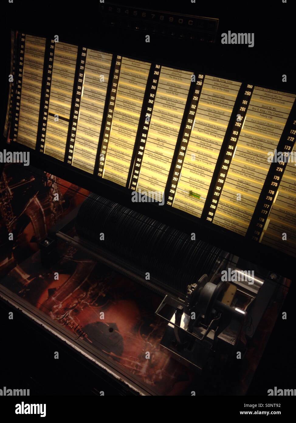 Jukebox record player hi-res stock photography and images - Alamy