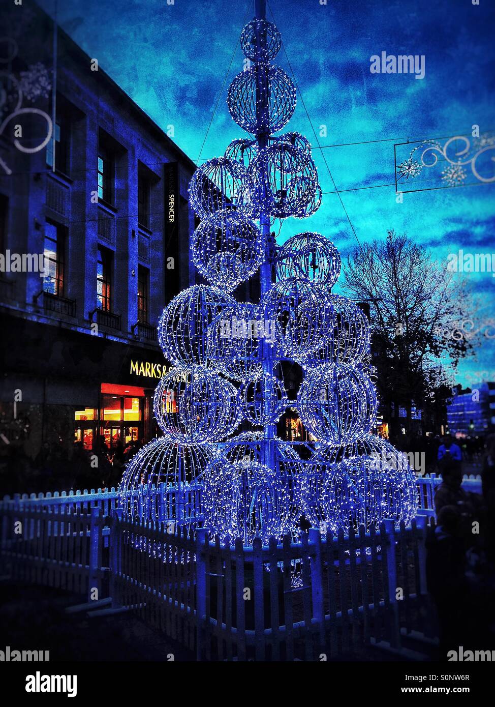 Christmas tree in Reading High Street Stock Photo - Alamy
