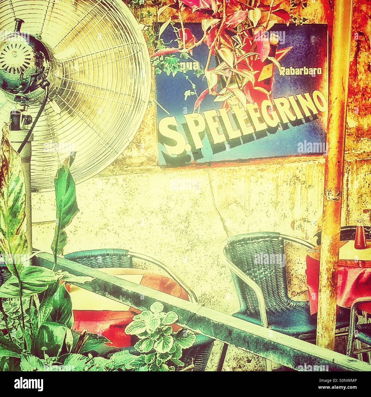 Retro advertising hi-res stock photography and images - Alamy