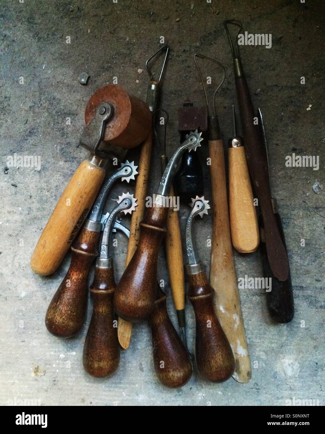 Sculptor's tools hi-res stock photography and images - Alamy