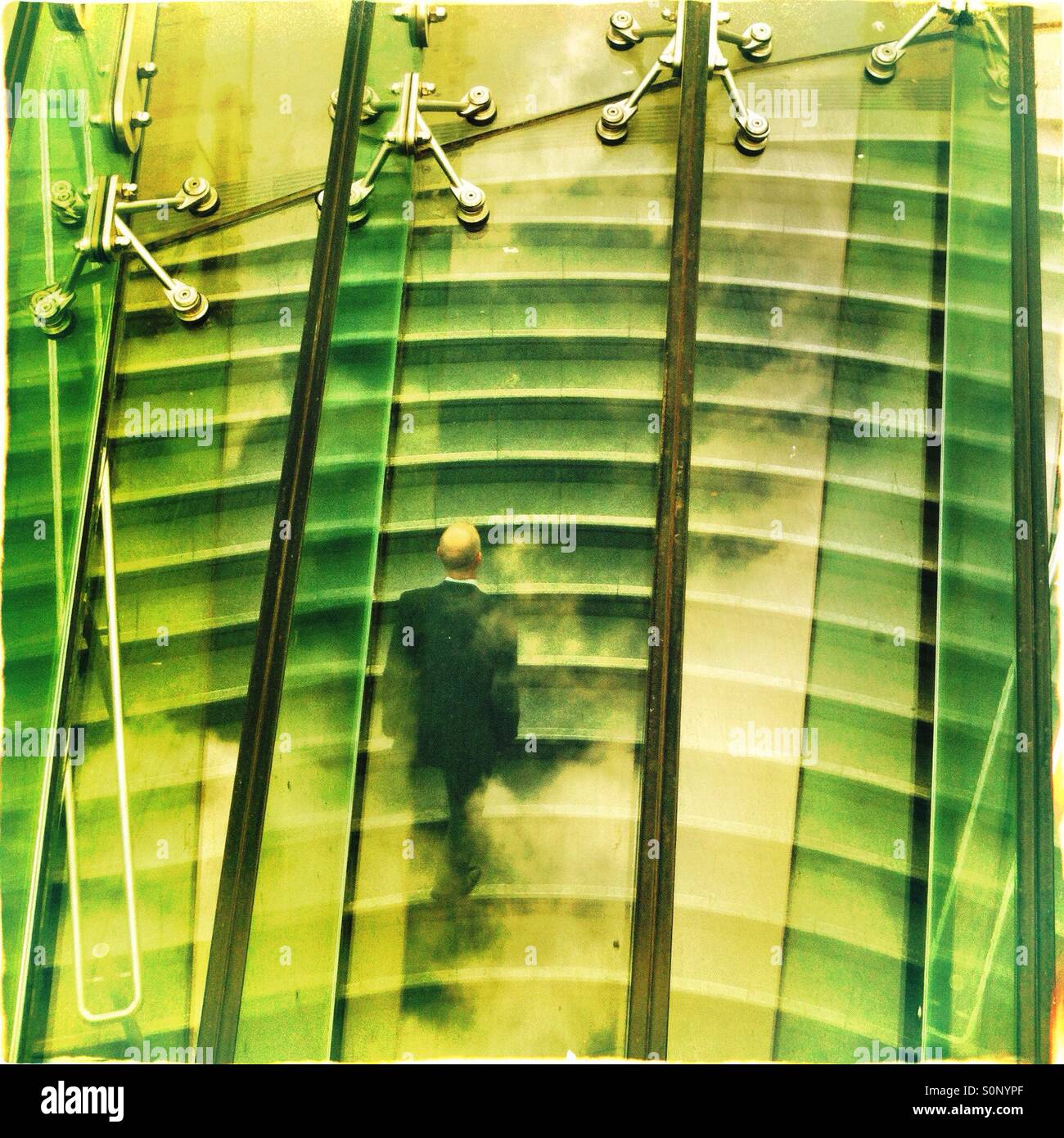 Man urban setting hi-res stock photography and images - Alamy
