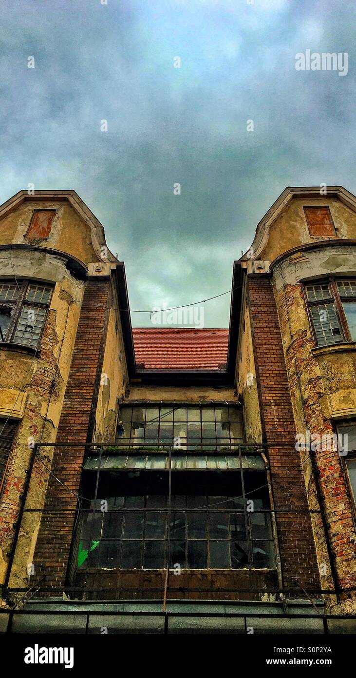 Ghost house hi-res stock photography and images - Alamy