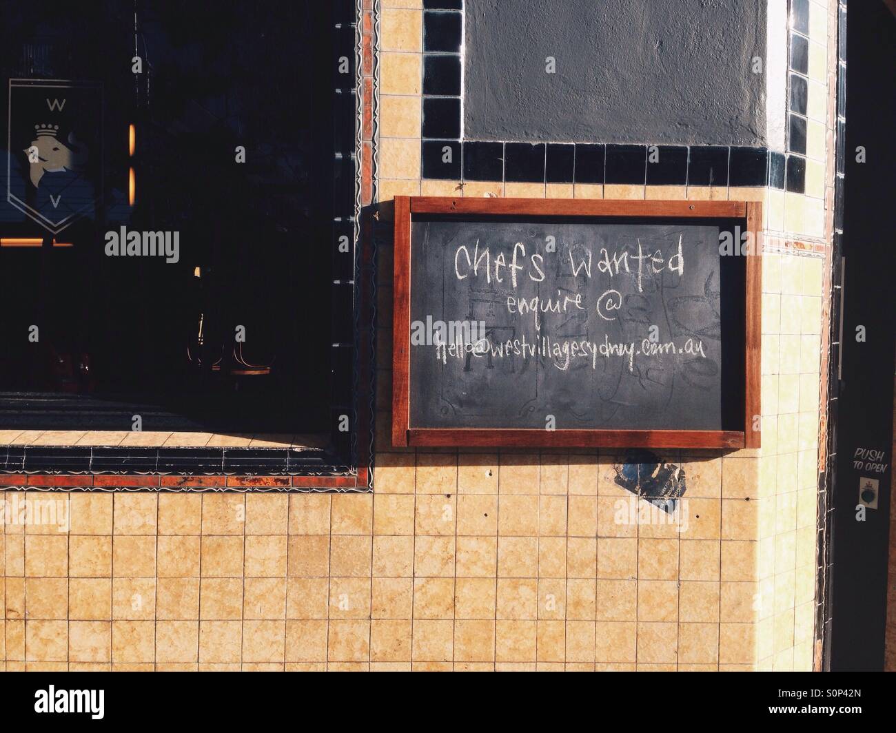 Sign on the wall saying Chefs wanted Stock Photo - Alamy