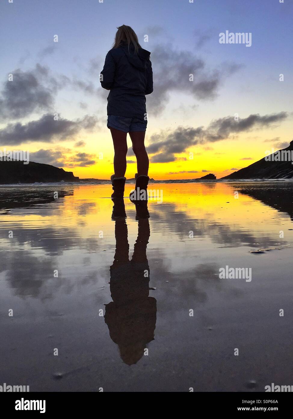 Taking pictures of sunset hi-res stock photography and images - Alamy