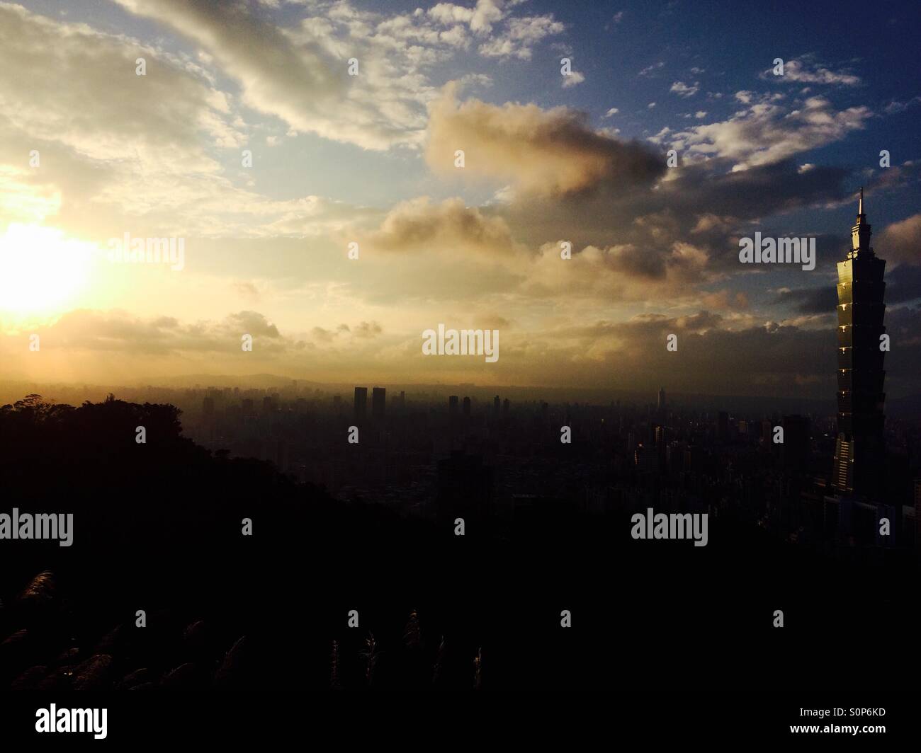 Taipei 101 sunset hi-res stock photography and images - Alamy