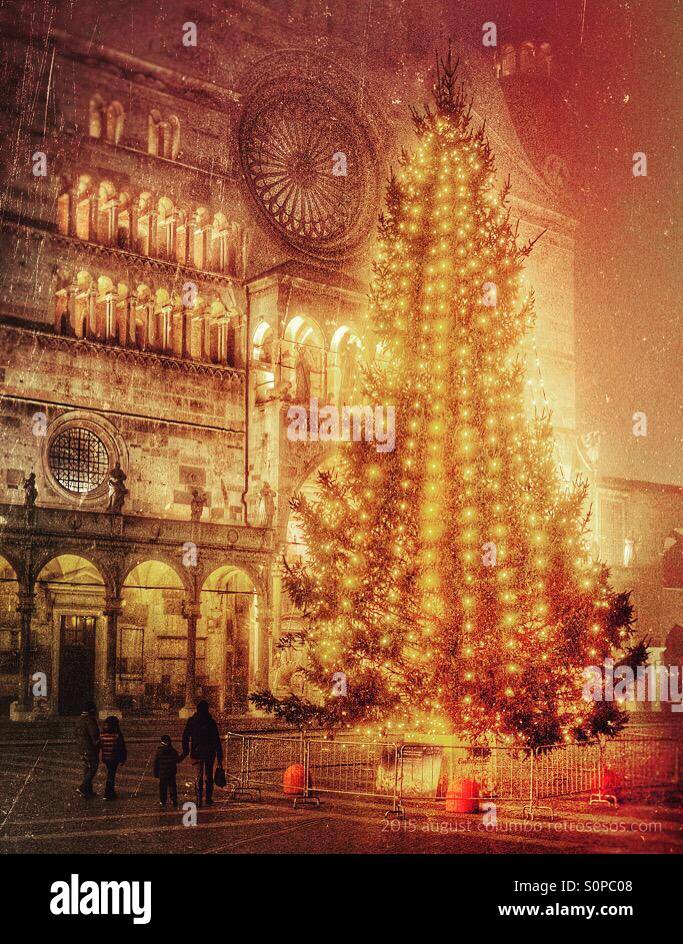 Italian christmas family hi-res stock photography and images - Alamy