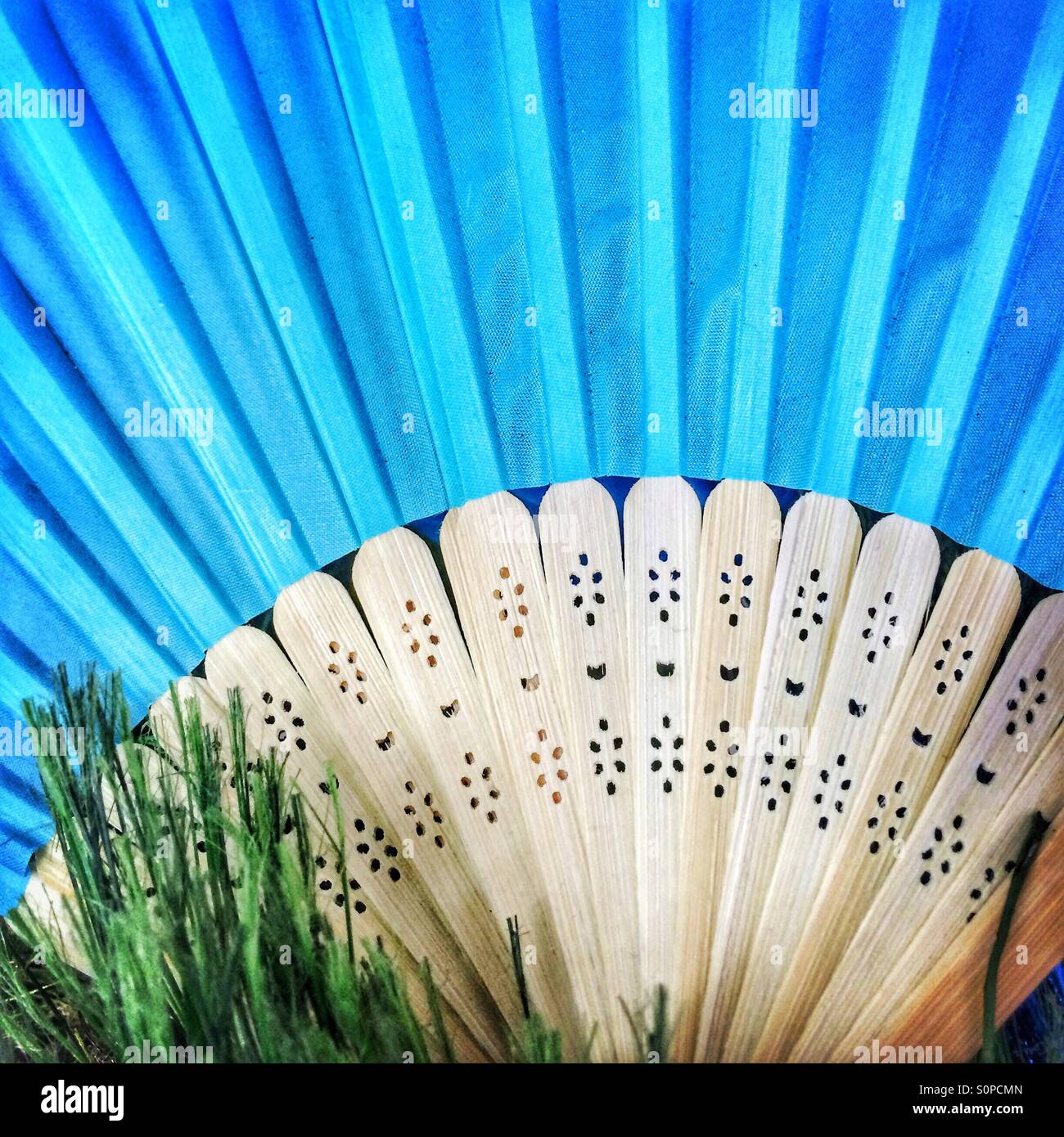 Chinese paper fan Stock Photo - Alamy