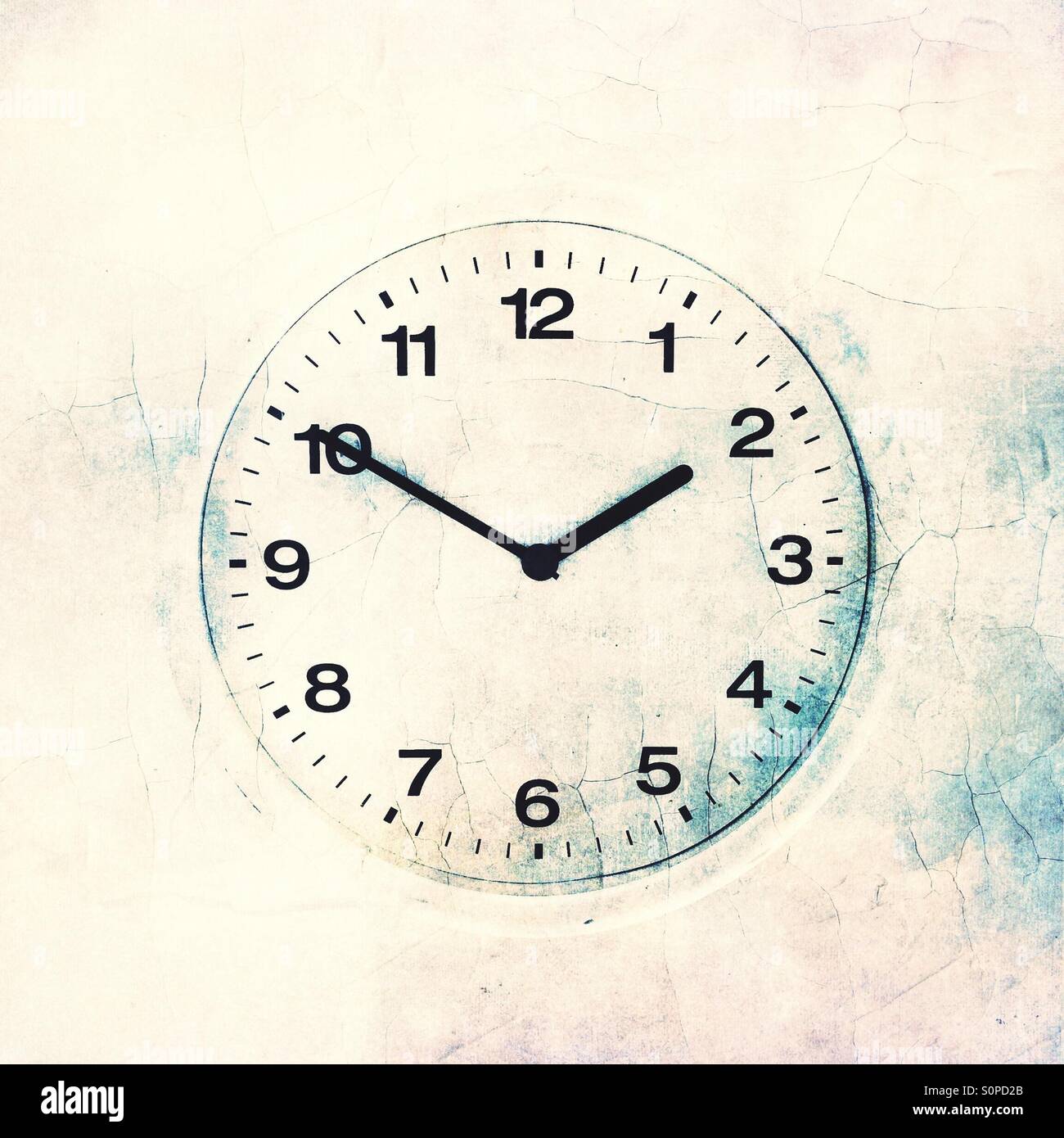Distressed clock hi-res stock photography and images - Alamy