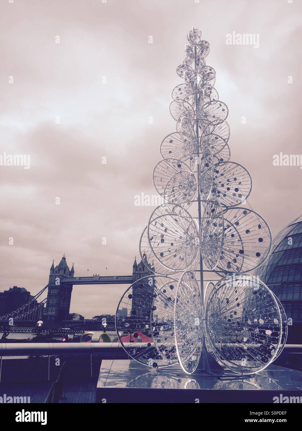 Christmas tree and tower bridge hi-res stock photography and images - Alamy