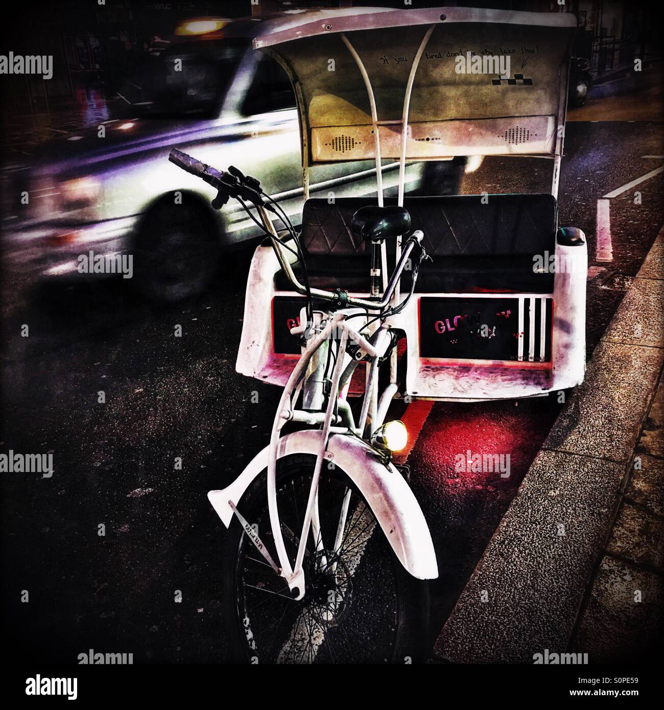 London rickshaw cabs hi-res stock photography and images - Alamy