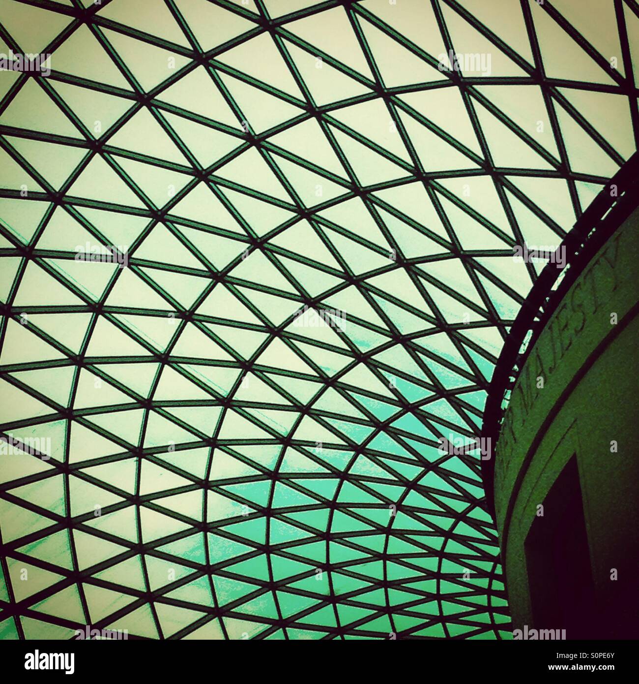 British museum london glass roof hi-res stock photography and images ...
