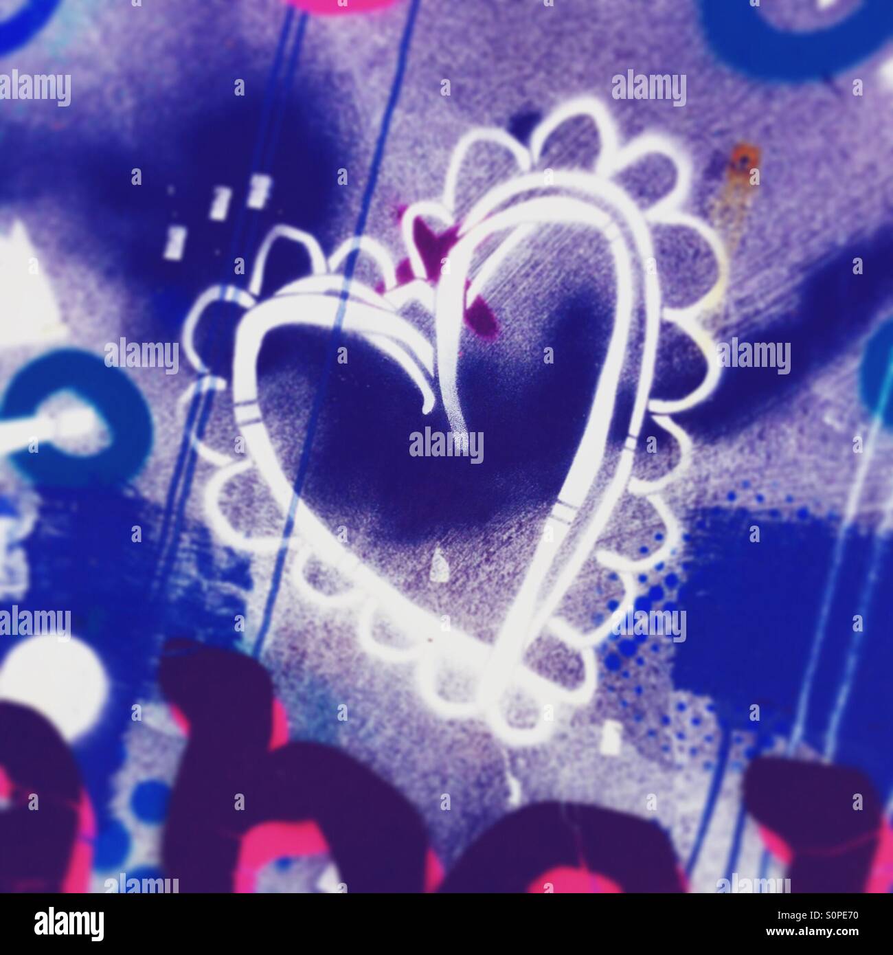 Graffiti of heart hi-res stock photography and images - Alamy