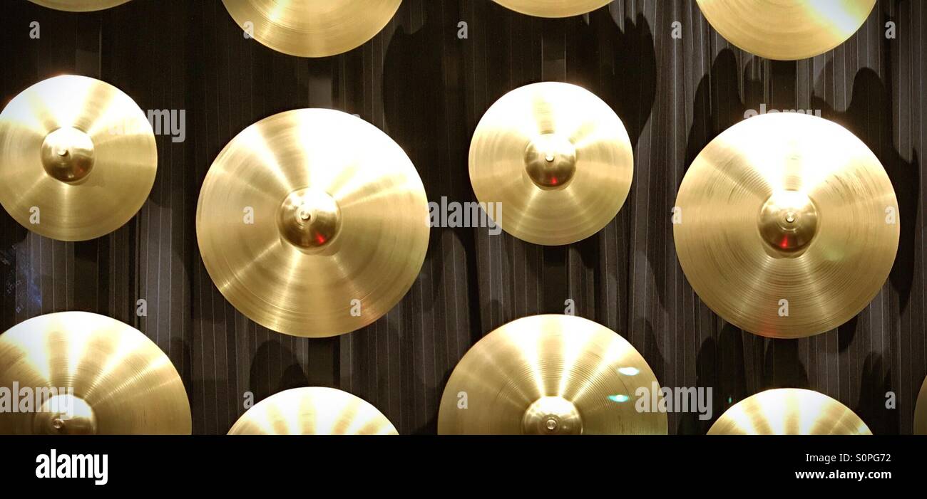 Cymbals hi-res stock photography and images - Alamy