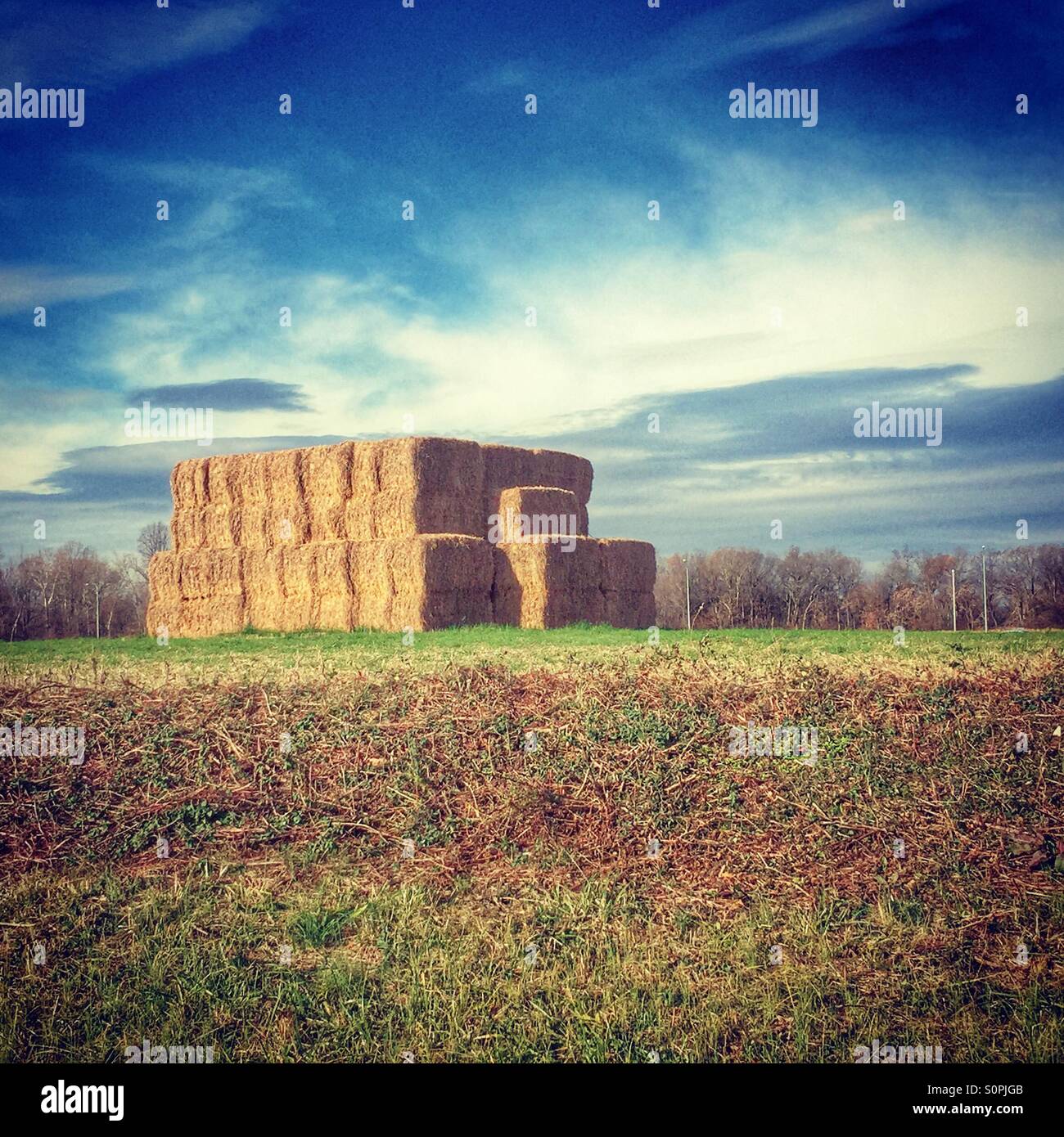 Stacked bales hi-res stock photography and images - Alamy