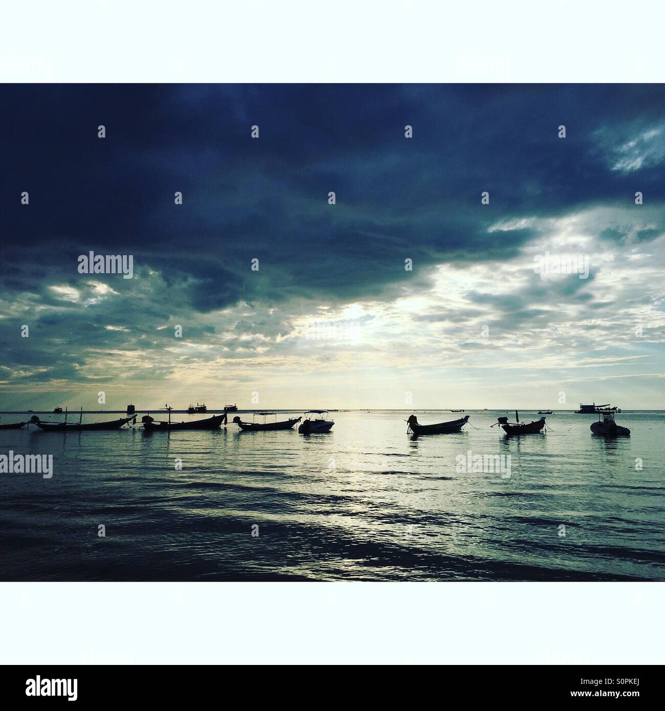 Long boats hi-res stock photography and images - Alamy