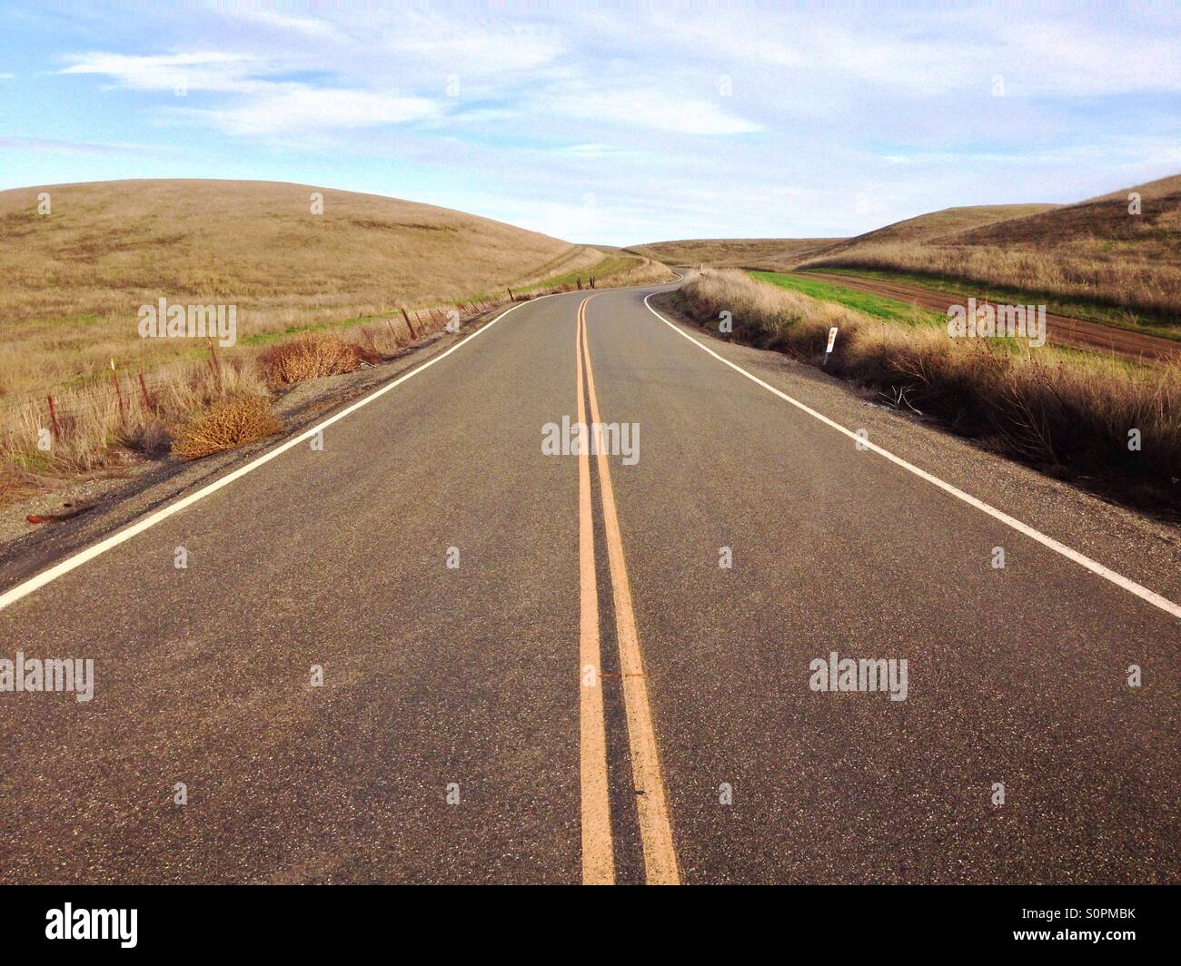 Rolling hills in the distance hi-res stock photography and images - Alamy