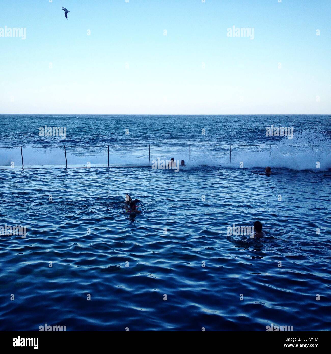 Ocean pool bronte beach hi-res stock photography and images - Alamy