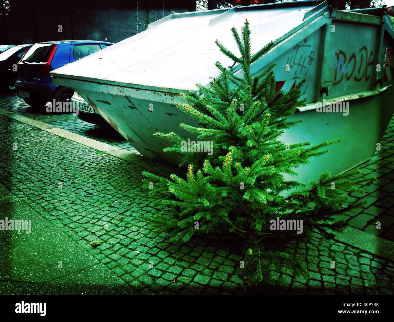 Thrown tree hi-res stock photography and images - Alamy