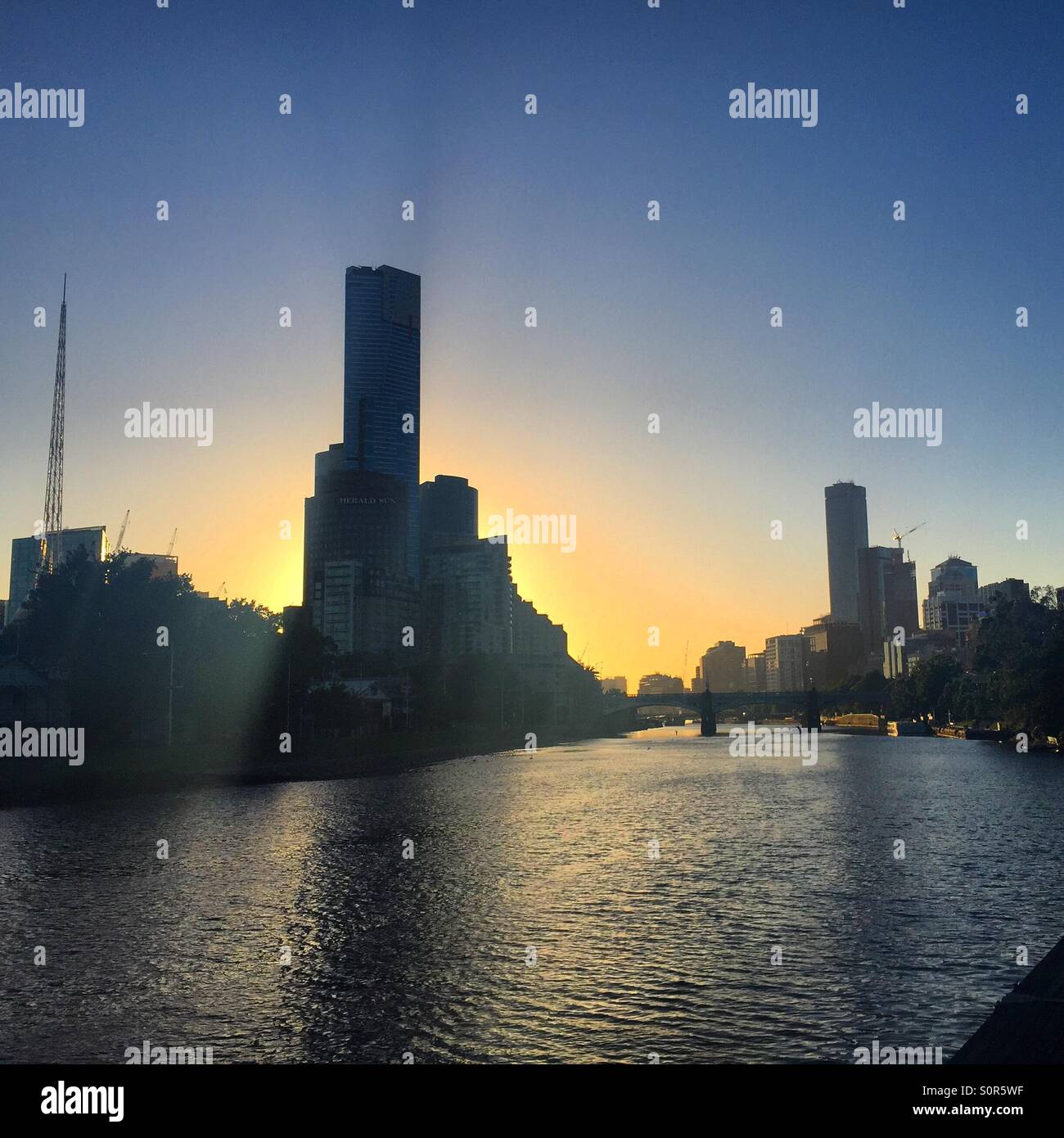 Melbourne skyline sunset hi-res stock photography and images - Alamy