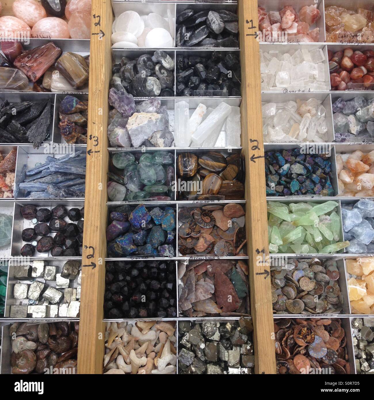 Colorful rocks minerals hi-res stock photography and images - Alamy