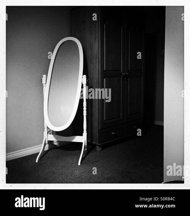 Ghost hotel room hi-res stock photography and images - Alamy