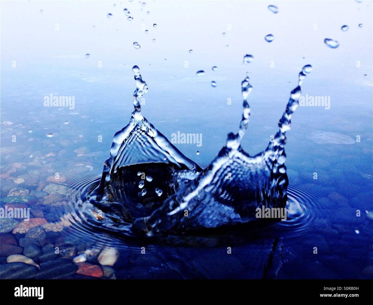 Water splash capture hi-res stock photography and images - Alamy