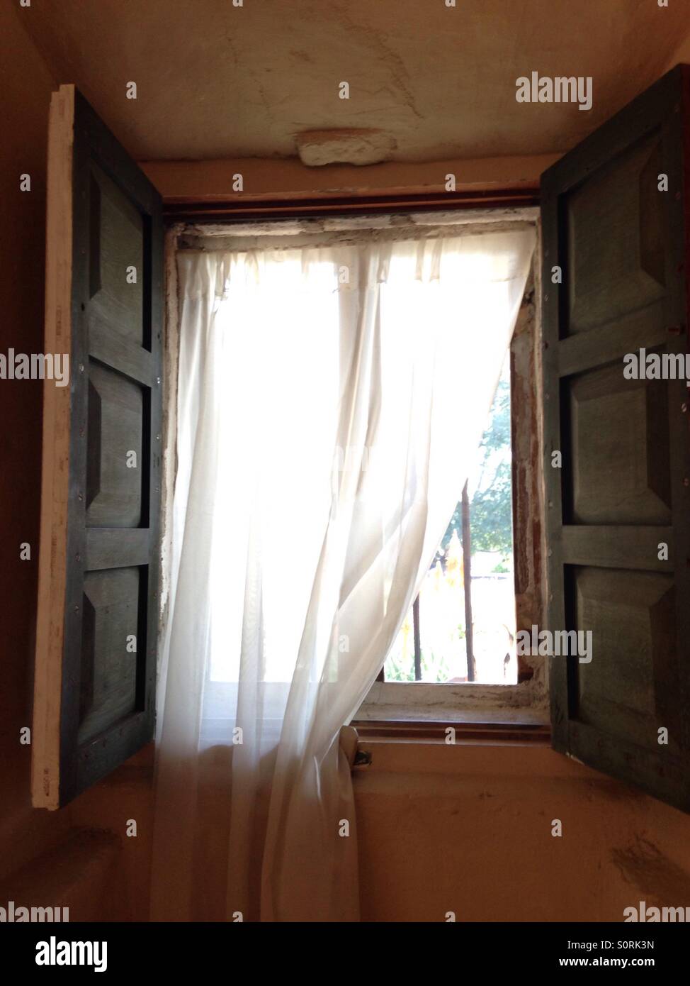 Open curtain hi-res stock photography and images - Alamy