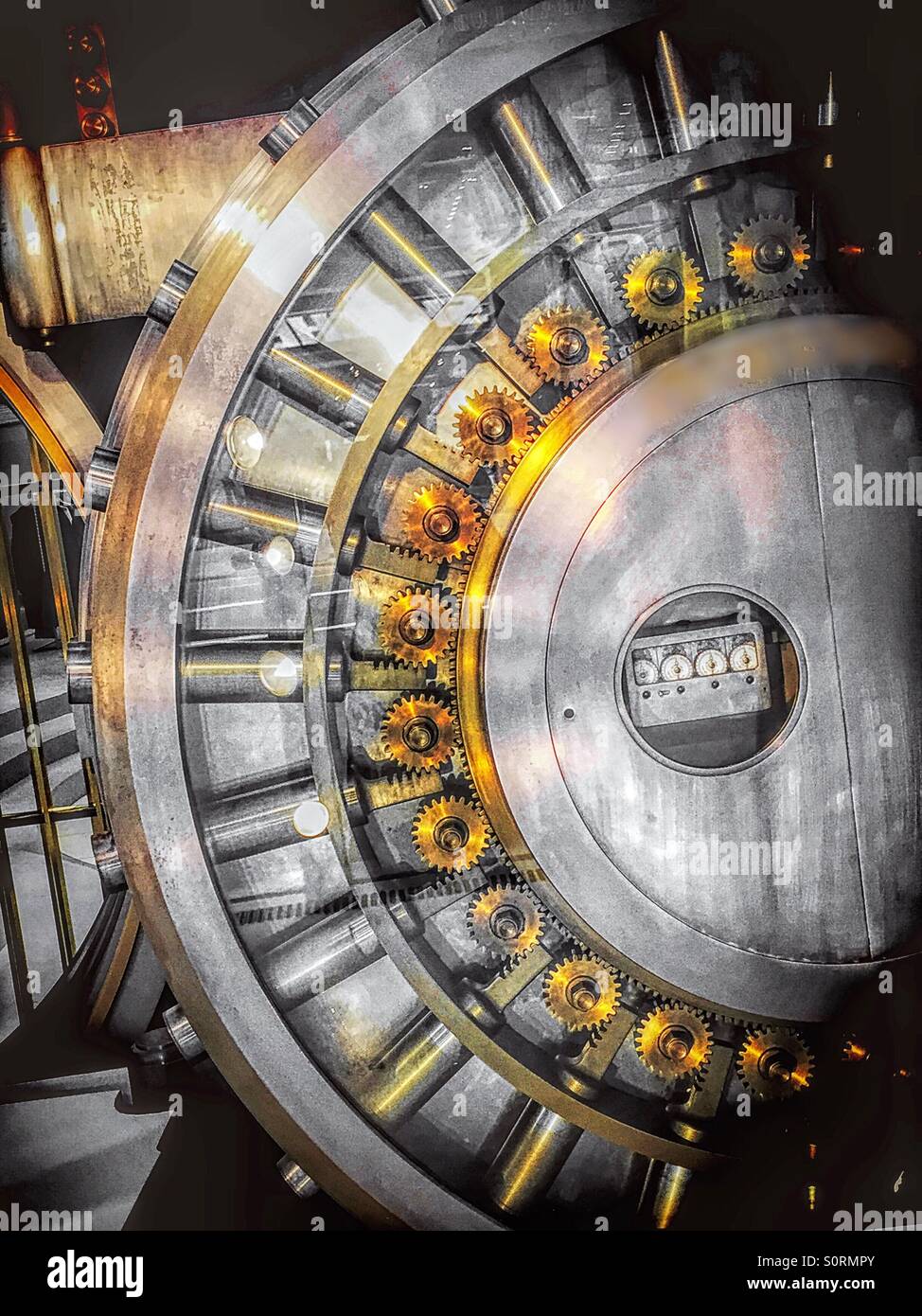 Bank vault door Stock Photo - Alamy
