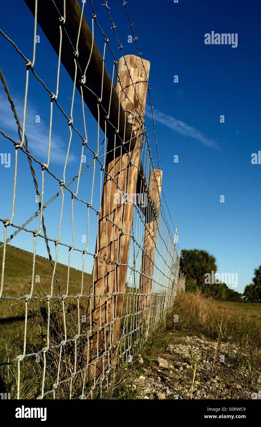Wooden farm type fence hi-res stock photography and images - Alamy
