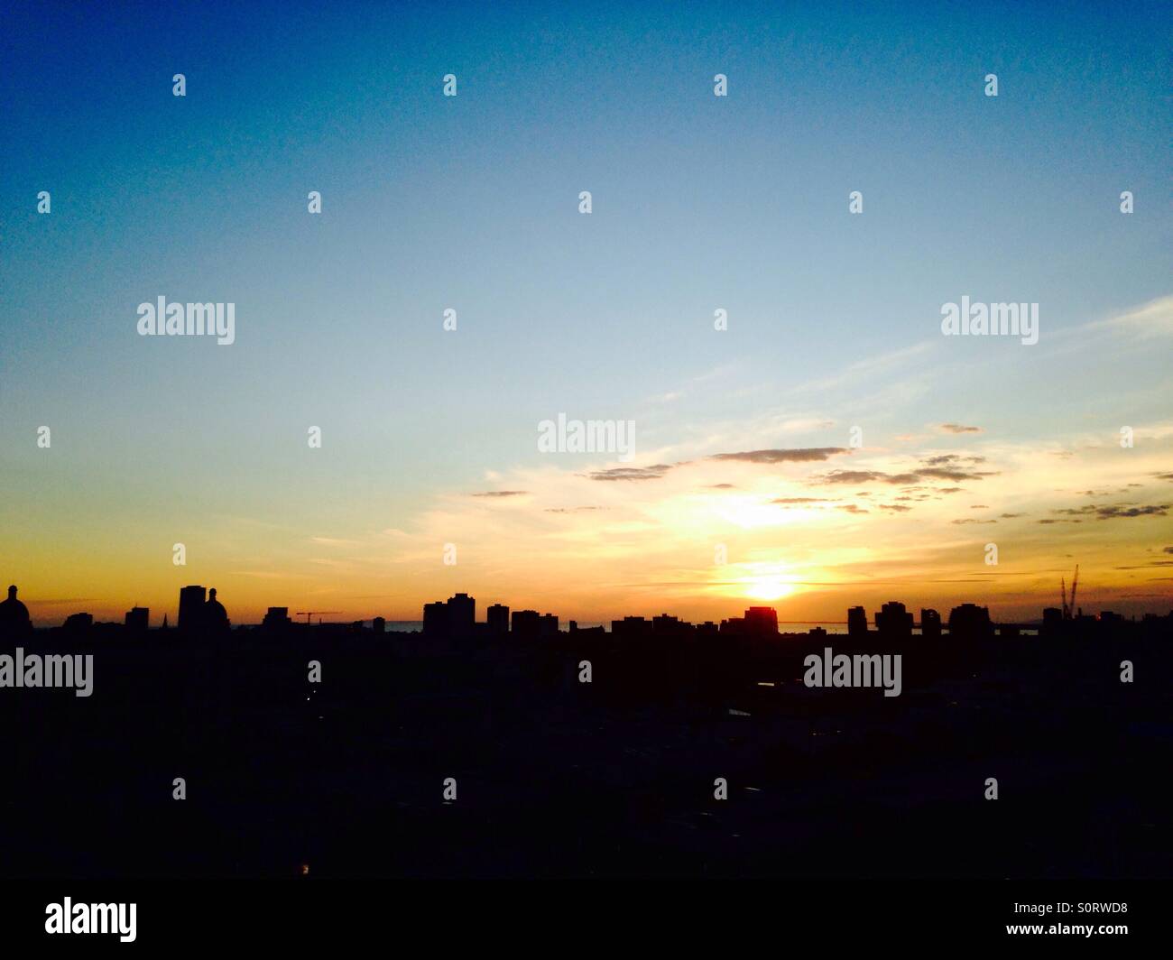 Melbourne skyline sunset hi-res stock photography and images - Alamy