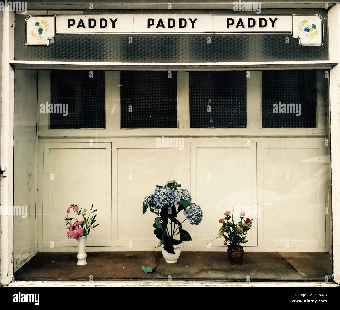 Empty pub ireland hi-res stock photography and images - Alamy