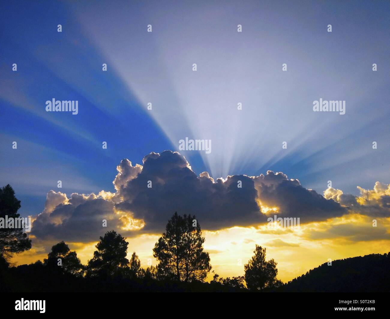 Solar rays hi-res stock photography and images - Alamy
