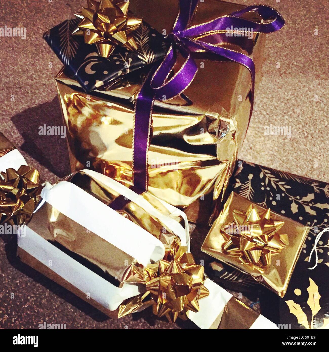 Gold wrapped hi-res stock photography and images - Alamy