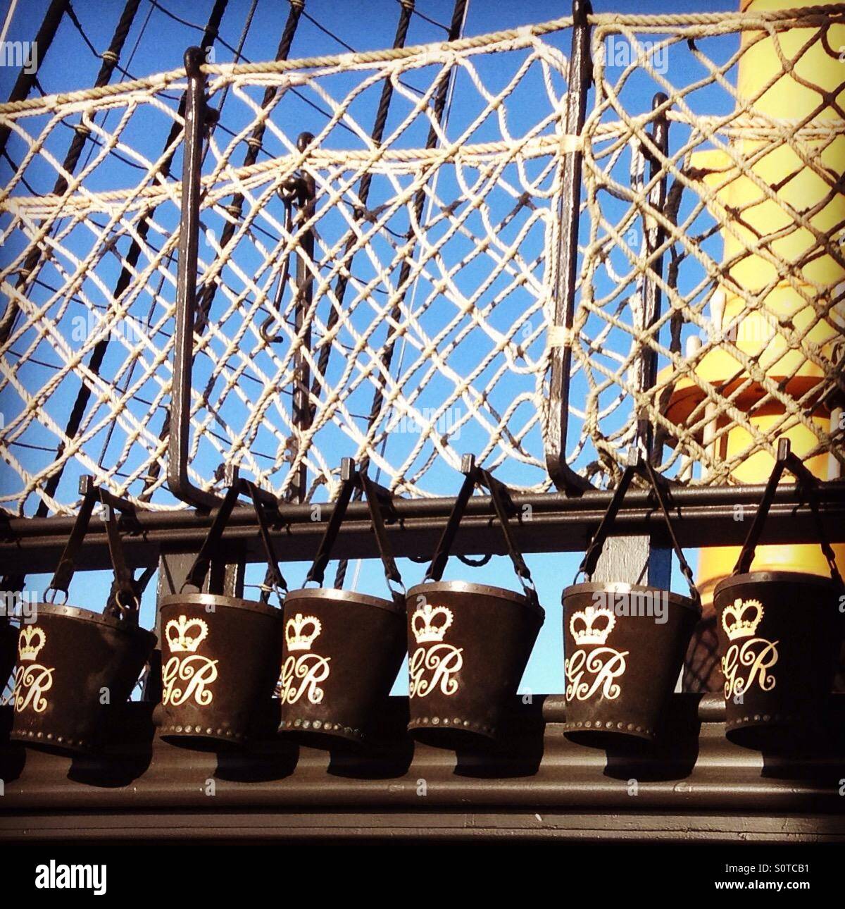 Mast rigging hms victory hi-res stock photography and images - Alamy