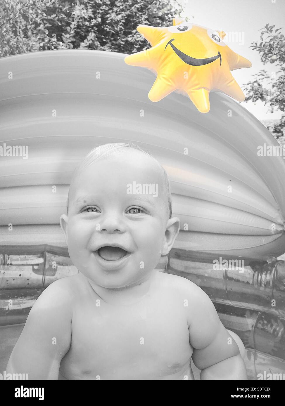 Smiling sunshine hi-res stock photography and images - Alamy