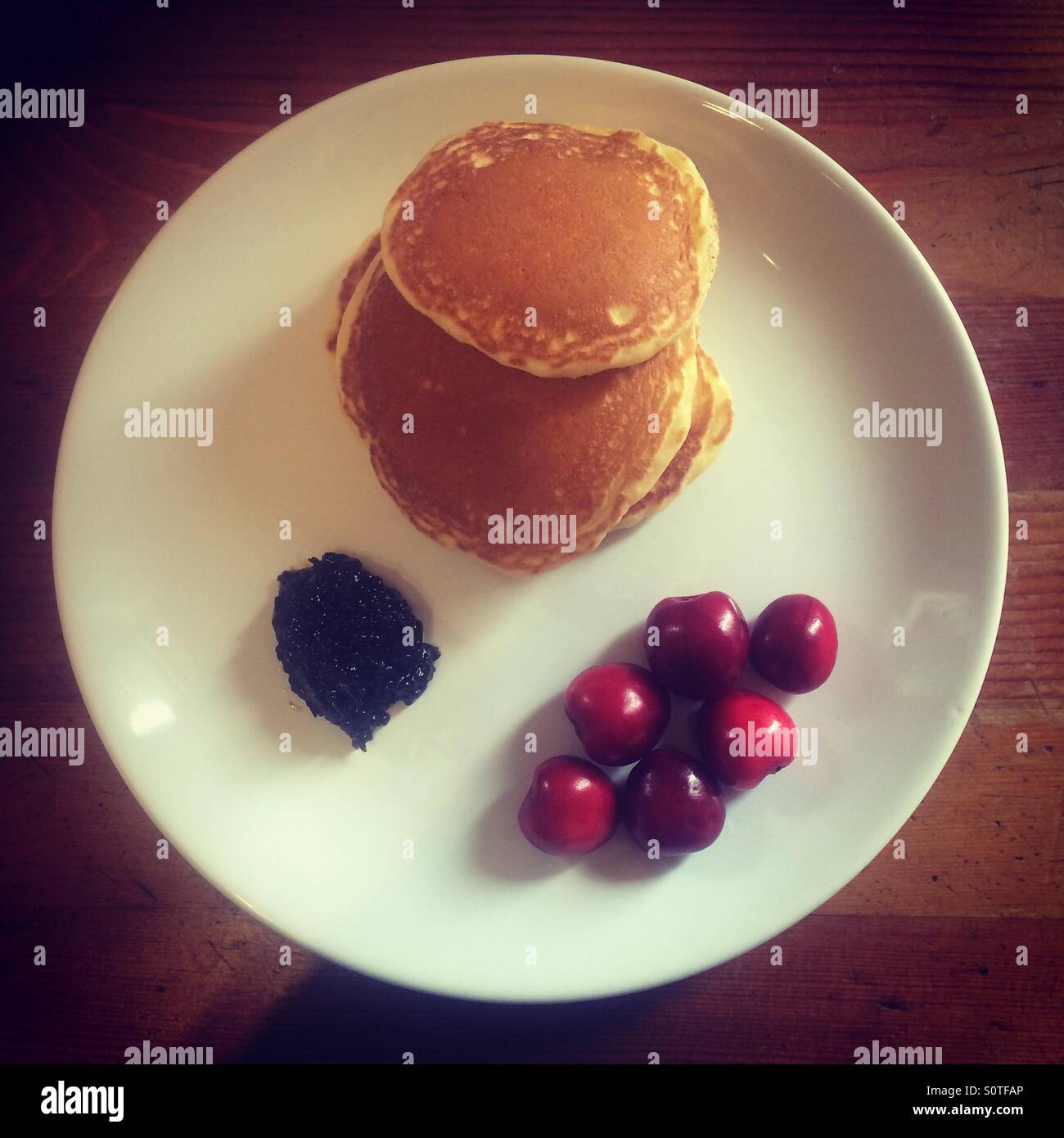 Perfect cherries hi-res stock photography and images - Alamy