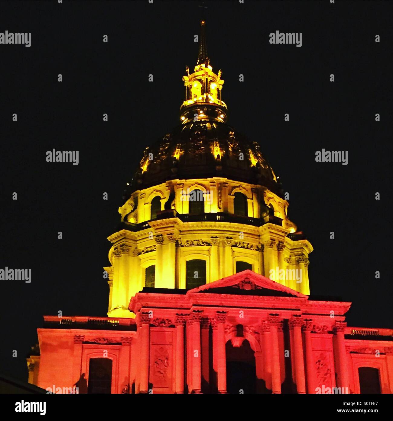 Les invalides night hi-res stock photography and images - Alamy