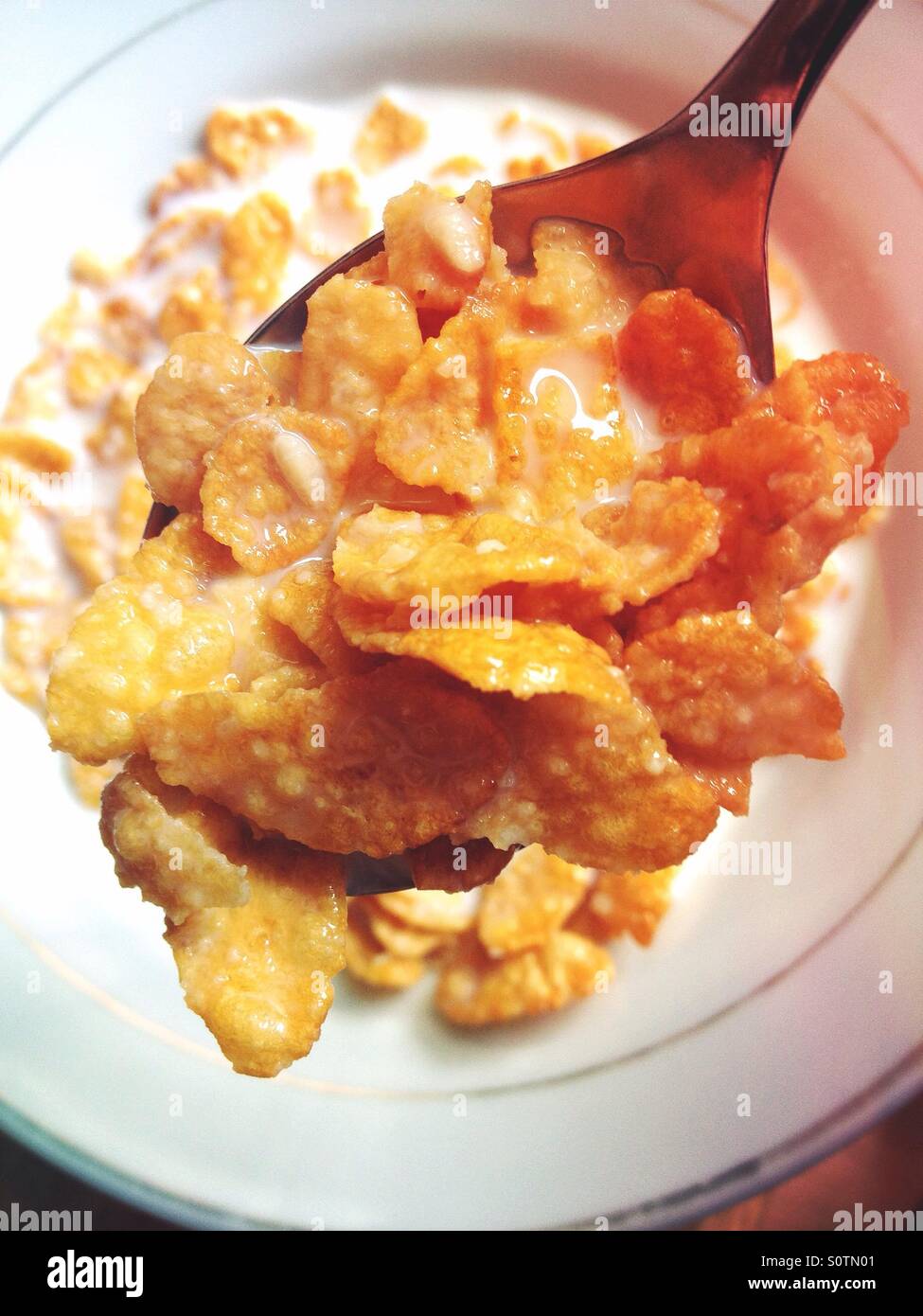 Bowl of cornflakes Stock Photo - Alamy