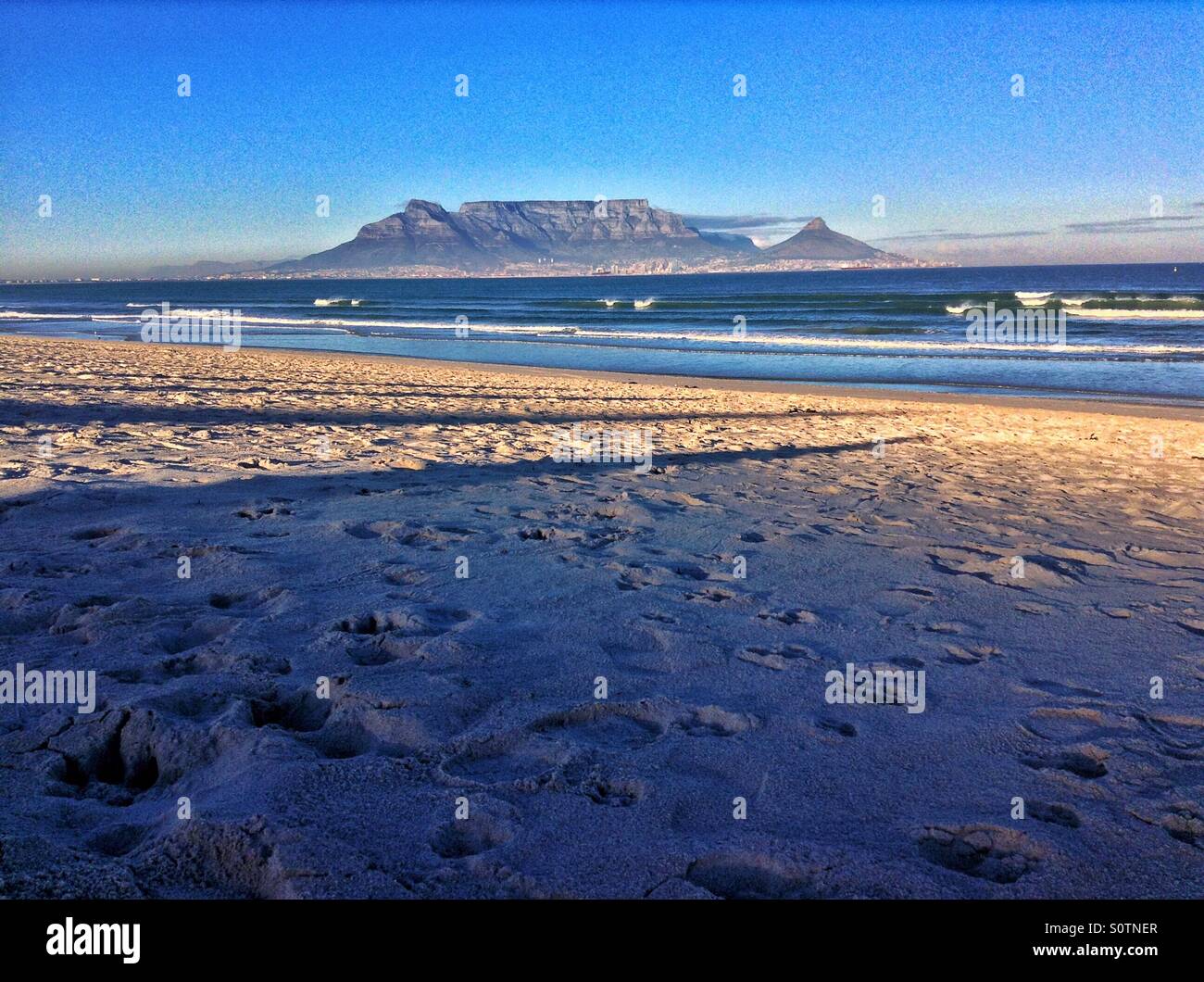 Table mountain hi-res stock photography and images - Alamy