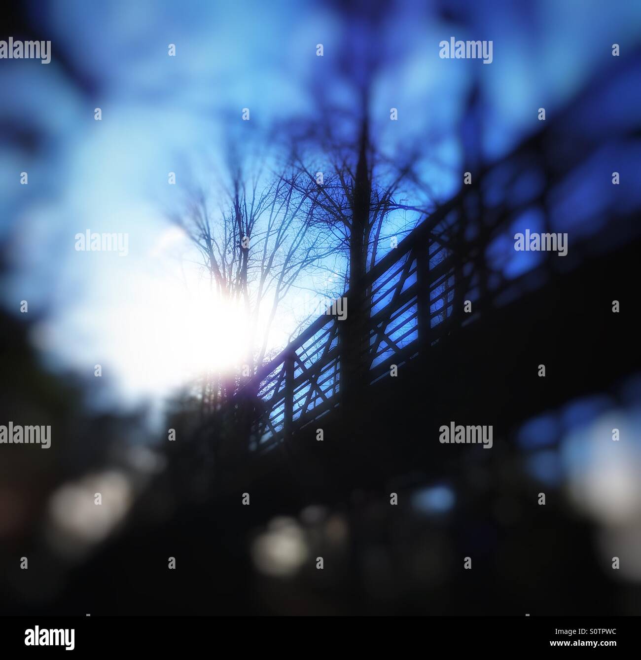 Overpass railing hi-res stock photography and images - Alamy
