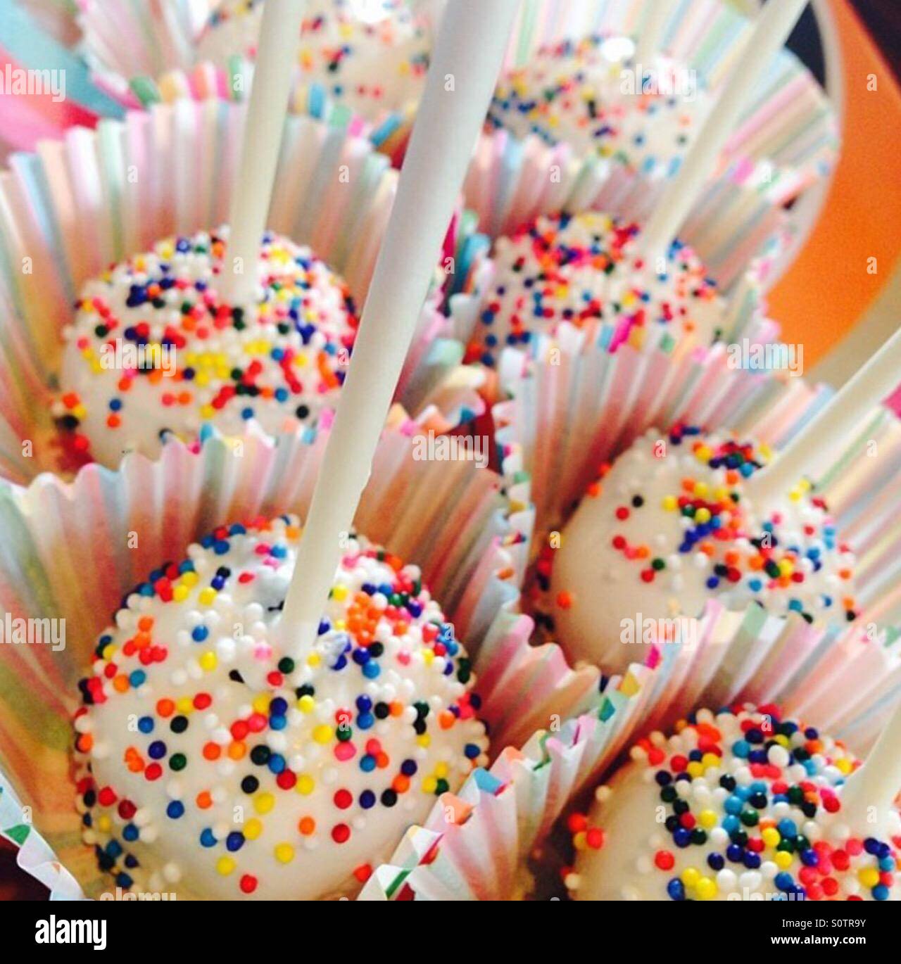 Birthday cake pop hi-res stock photography and images - Alamy