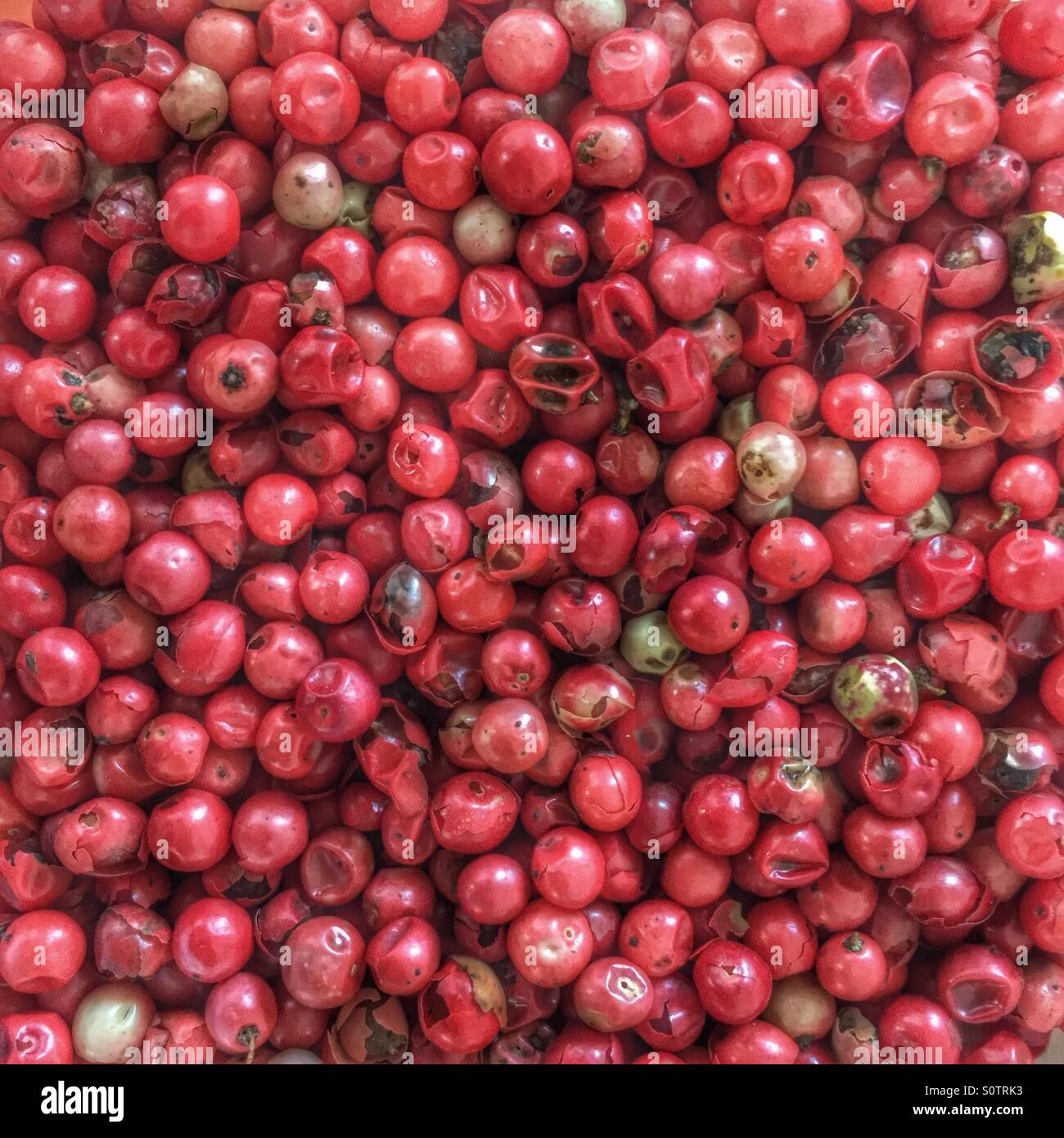 Red and pink kitchen hi-res stock photography and images - Alamy
