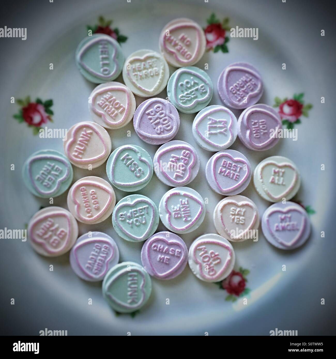 Love hearts sweets hi-res stock photography and images - Alamy